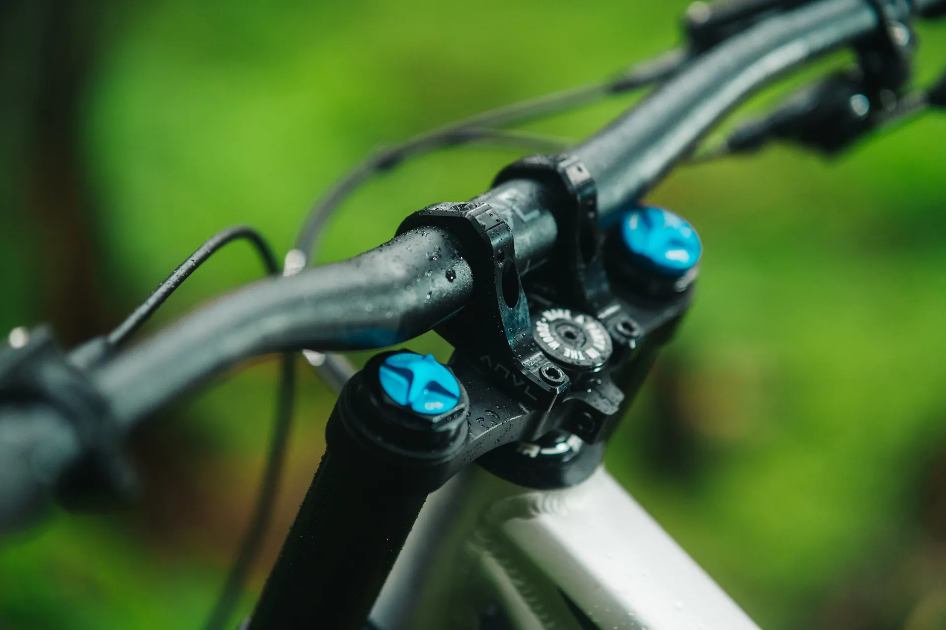 Transition TR11 GX Raw Downhill Full Suspension Mountain Bike